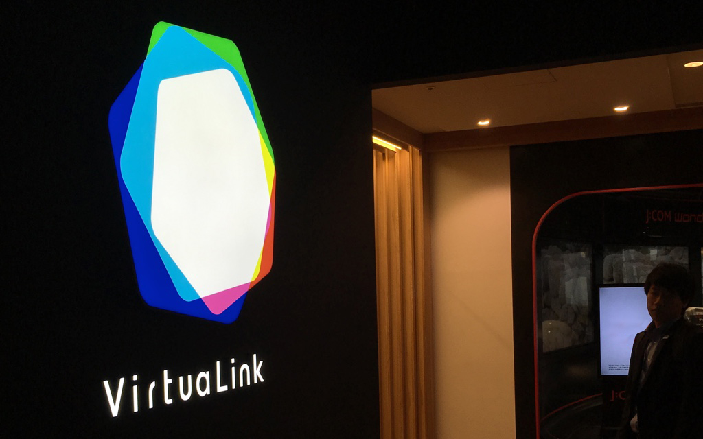 「集団体験型VRサービス VirtuaLink」ロゴ開発 - DSCL Inc.